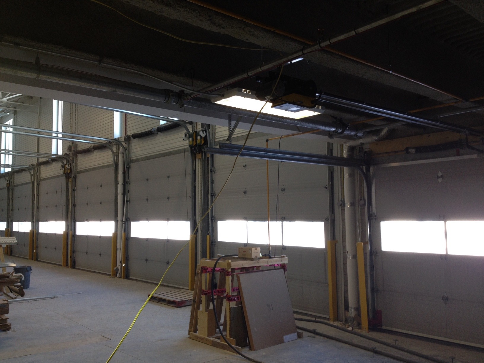Portes de garage industrielles et comerciales – Portes Baril | Portes ...