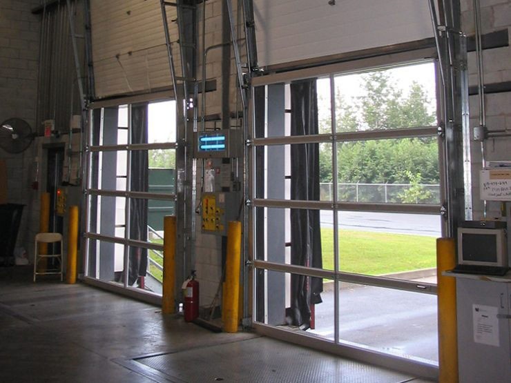 Portes de garage industrielles et comerciales – Portes Baril | Portes ...